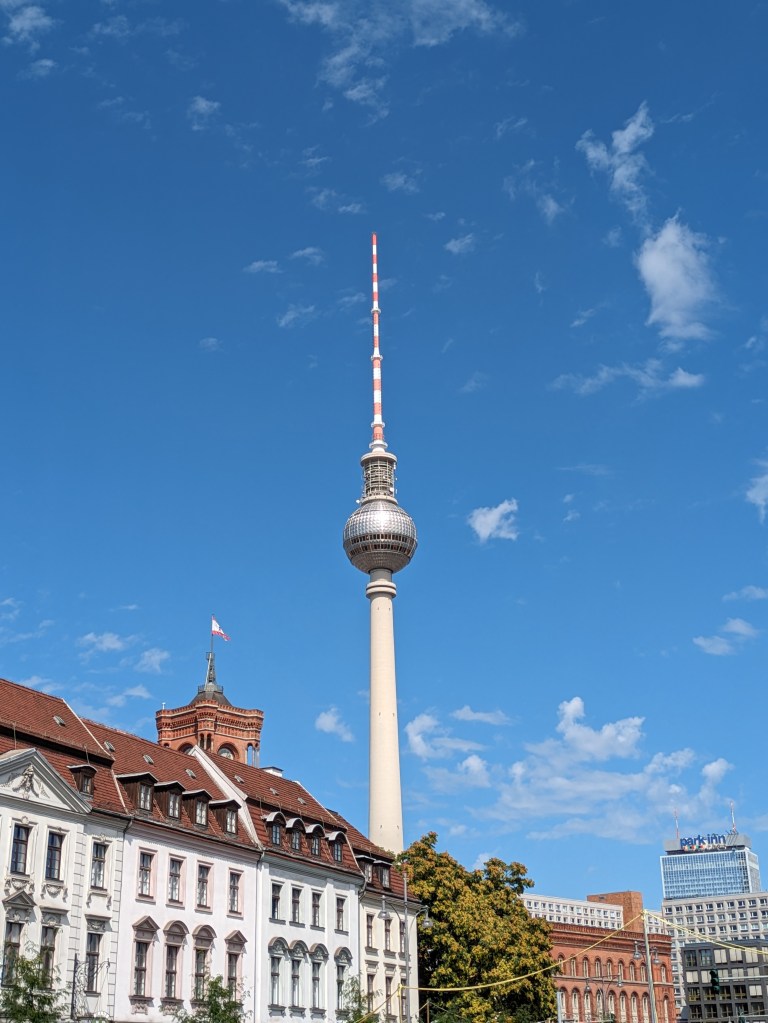 Das Sonnenkreuz des Berliner Fernsehturms: Ein Symbol wider Willen ...